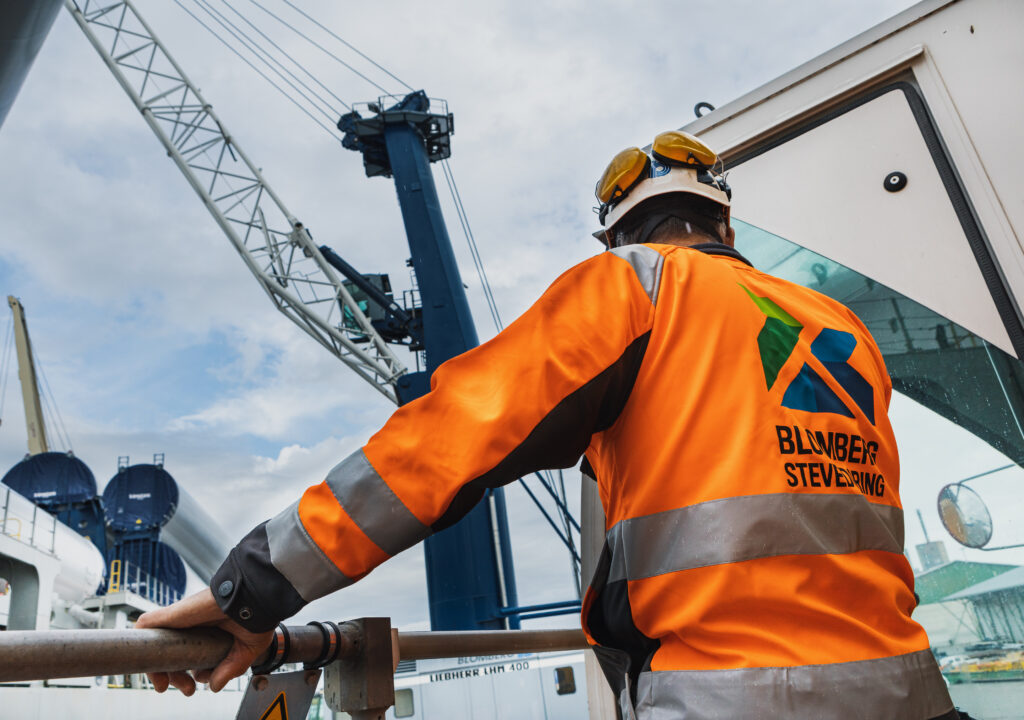 A new debagging line makes for faster rebulking at the Port of Vaasa ...