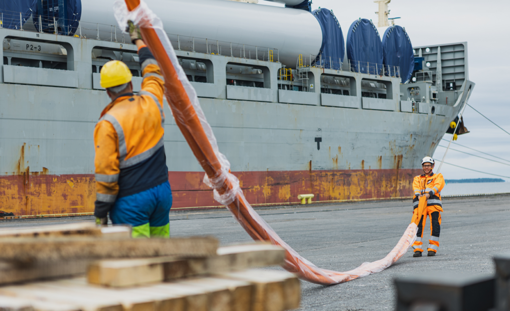 Stevedoring - Oy Blomberg Stevedoring Ab